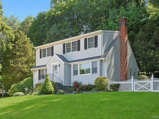 house with 4 bedroom, Hawthorne NY ES105208266