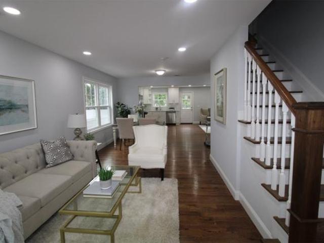 house with 4 bedroom, Hempstead NY DLS72692138