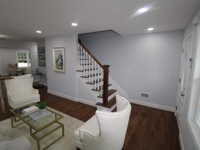 house with 4 bedroom, Hempstead NY ES72692138