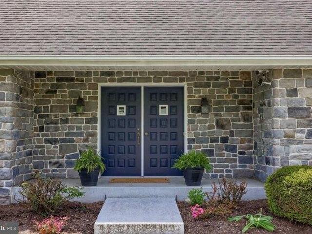 house with 4 bedroom, Hershey PA ES104909314