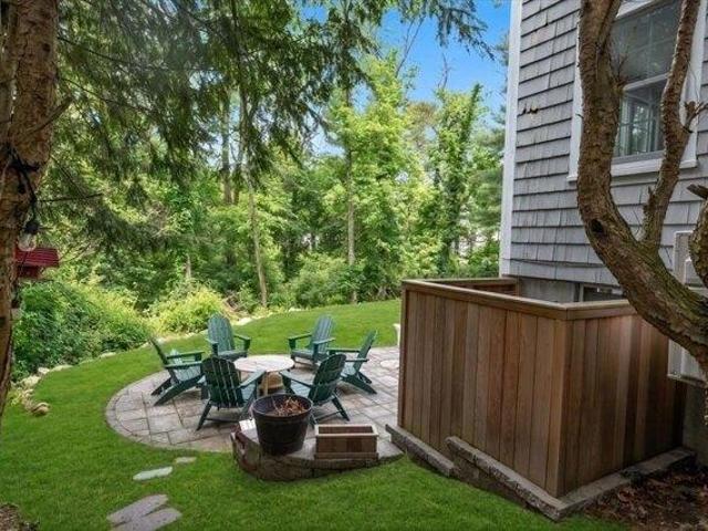 house with 4 bedroom, Hingham MA DS104299070