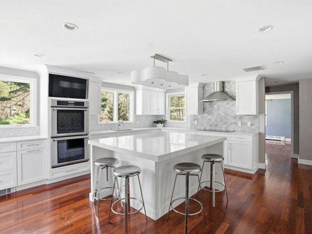 house with 4 bedroom, Hingham MA DS102121479