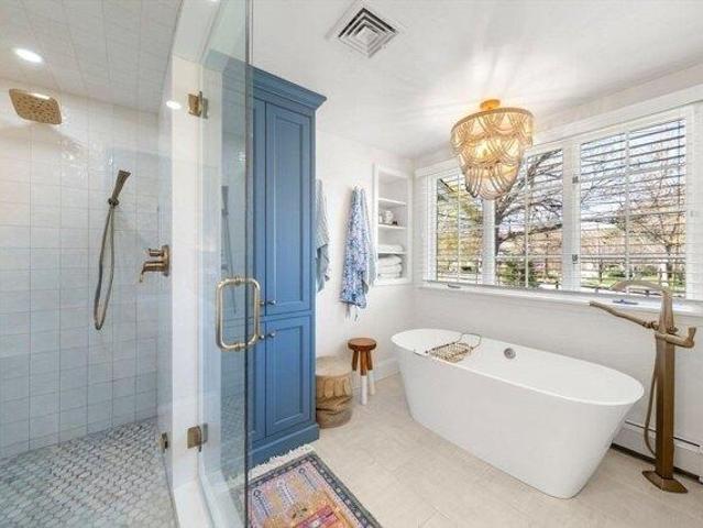 house with 4 bedroom, Hingham MA DS102632480