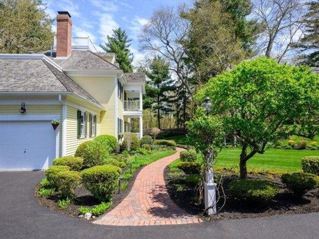 house with 4 bedroom, Hingham MA ES104116393