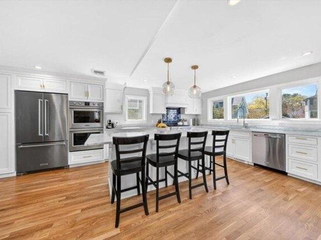house with 4 bedroom, Hingham MA ES104116560