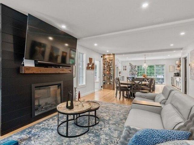 house with 4 bedroom, Hingham MA ES104150872