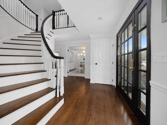 house with 4 bedroom, Hingham MA ES104237148