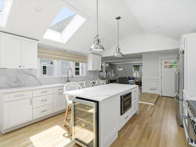 house with 4 bedroom, Hingham MA ES104265801
