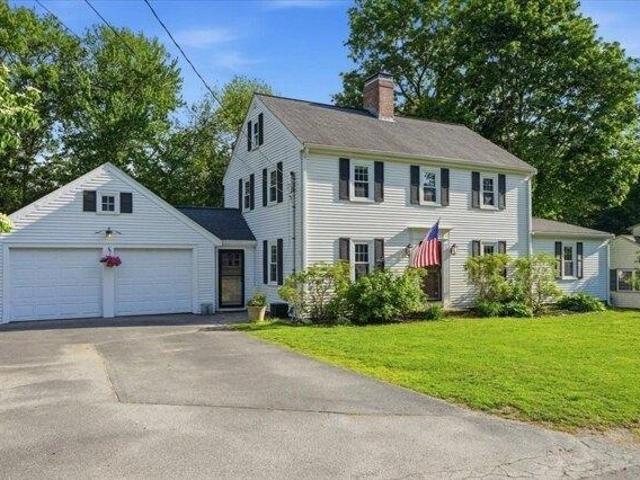 house with 4 bedroom, Hingham MA ES104296952