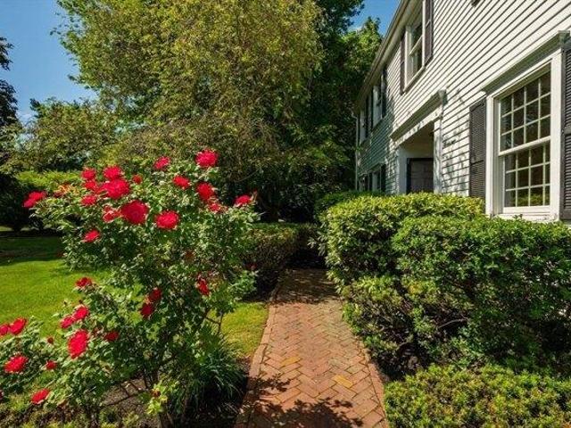 house with 4 bedroom, Hingham MA ES104898220