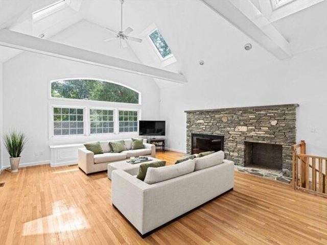 house with 4 bedroom, Hingham MA ES104898753