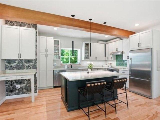 house with 4 bedroom, Hingham MA ES105144139