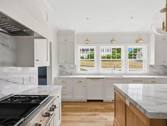 house with 4 bedroom, Hingham MA ES105144365