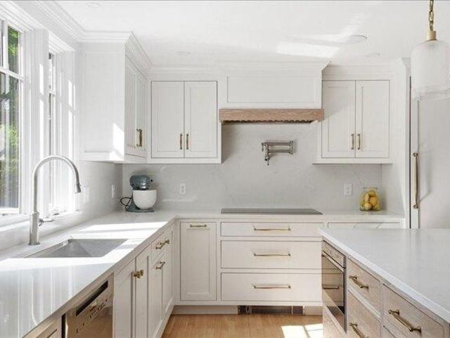 house with 4 bedroom, Hingham MA ES105143399
