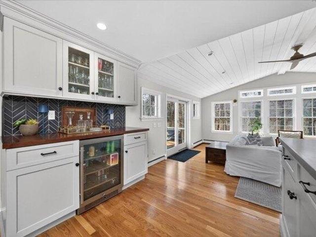house with 4 bedroom, Hingham MA ES105174451