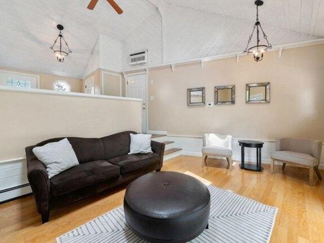 house with 4 bedroom, Hingham MA ES105192560