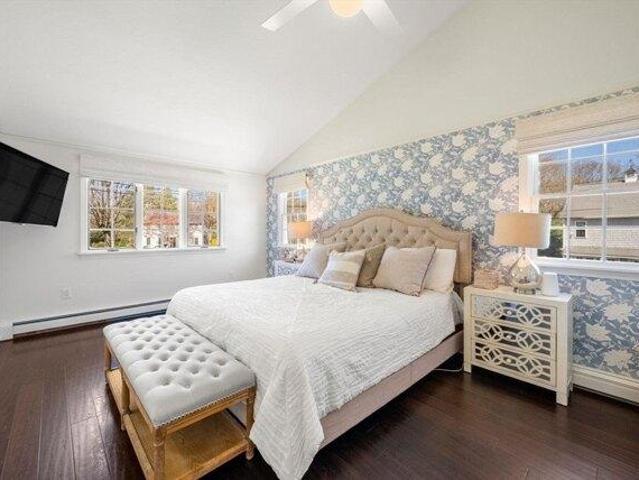 house with 4 bedroom, Hingham MA ES102860055