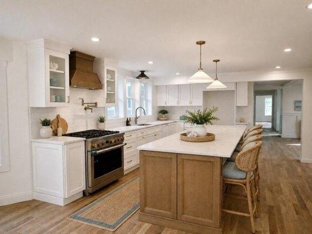 house with 4 bedroom, Hingham MA ES103249822