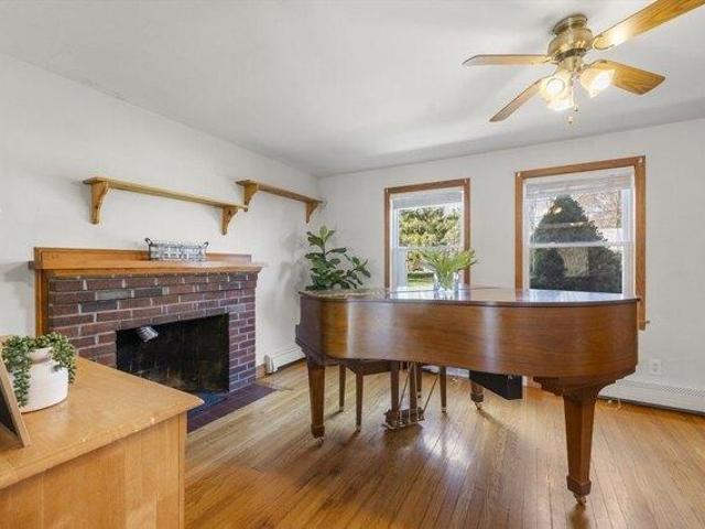 house with 4 bedroom, Hingham MA ES103807477