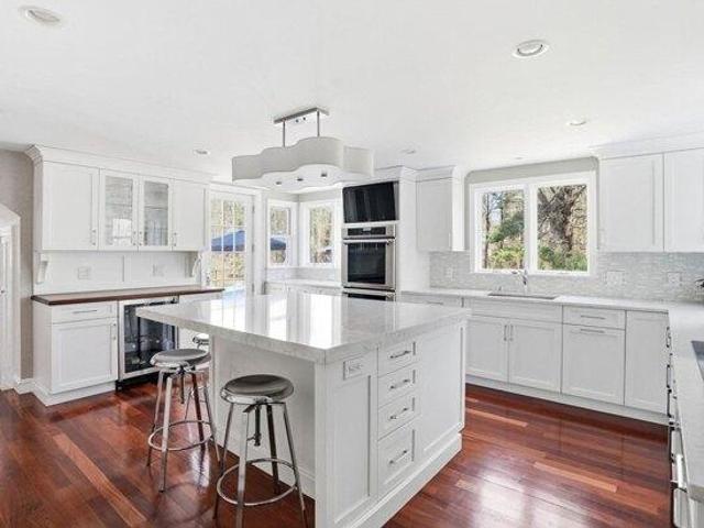house with 4 bedroom, Hingham MA ES103809724