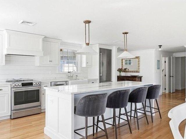 house with 4 bedroom, Hingham MA ES103851770