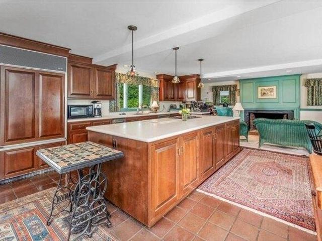 house with 4 bedroom, Hingham MA ES103889441