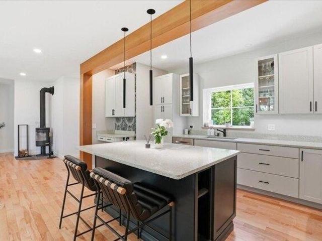 house with 4 bedroom, Hingham MA ES103968828