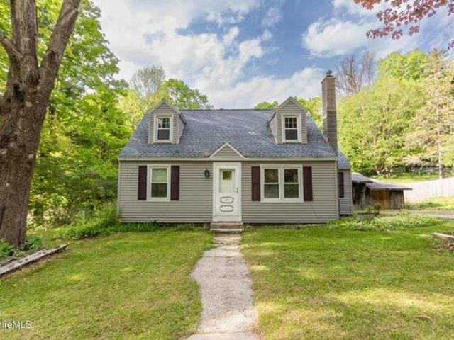 house with 4 bedroom, Hinsdale MA DLS102632889