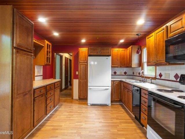 house with 4 bedroom, Hinsdale MA ES103443354