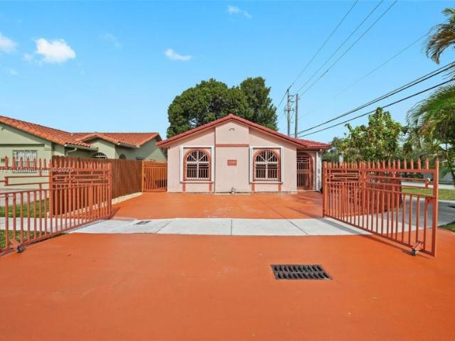 house with 4 bedroom, Hialeah Fl FL DS102660229