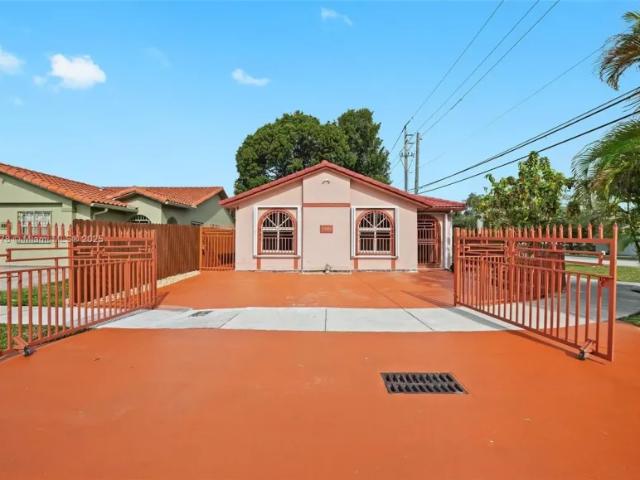 house with 4 bedroom, Hialeah Fl FL DS102660307