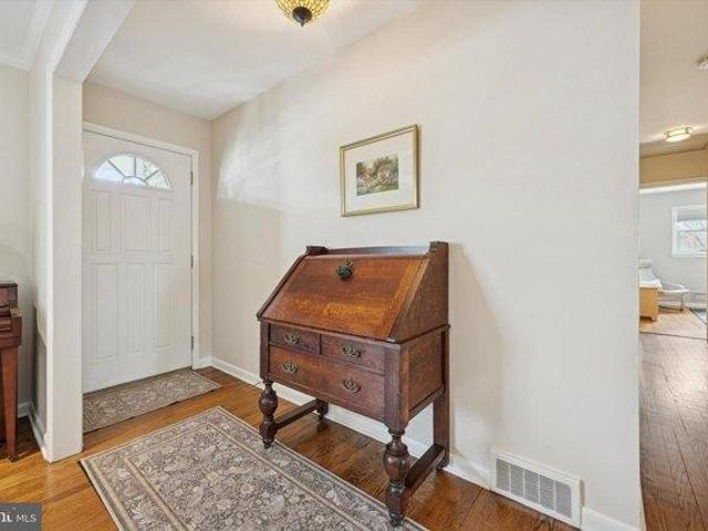 house with 4 bedroom, Hightstown NJ DLS101632984