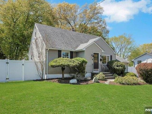 house with 4 bedroom, Hillsdale NJ DS101798853