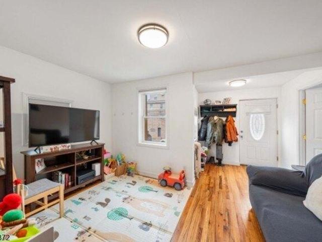 house with 4 bedroom, Hillside NJ ES104377056