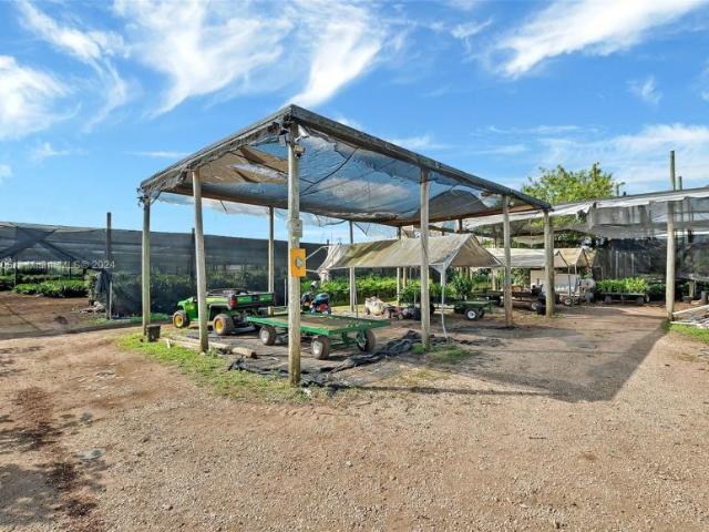 house with 4 bedroom, Homestead FL FL DS102658933