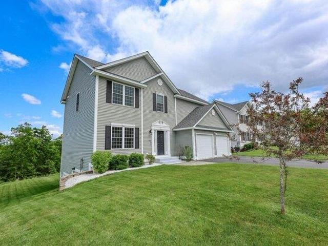 house with 4 bedroom, Hooksett NH DLS103016593