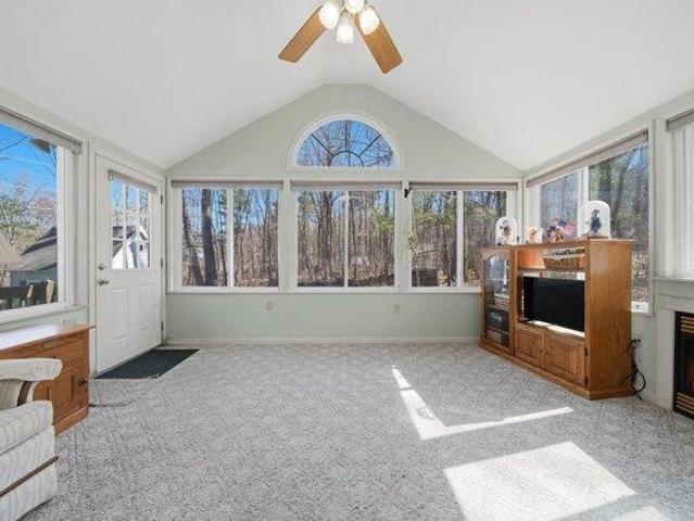house with 4 bedroom, Hooksett NH ES103020707