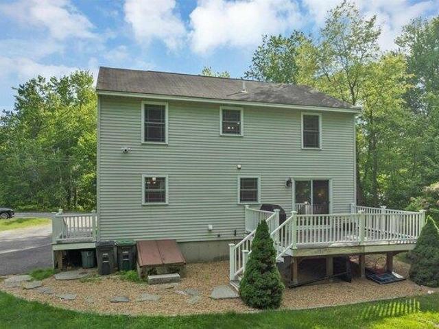 house with 4 bedroom, Hooksett NH ES103850308