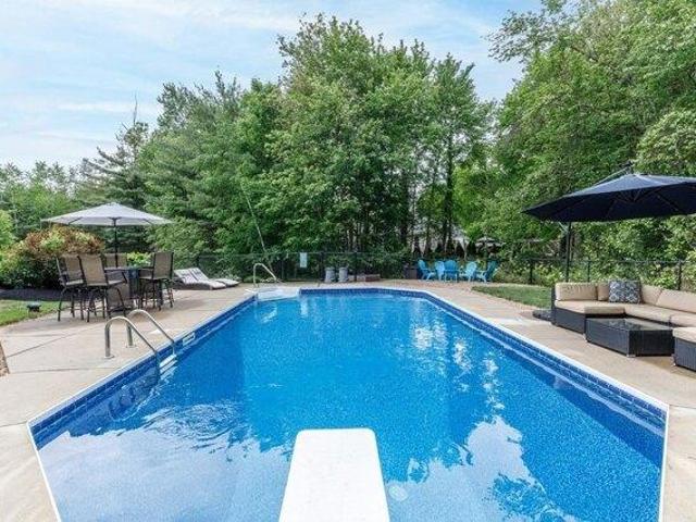 house with 4 bedroom, Hooksett NH ES103885680