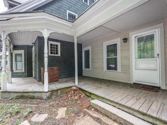 house with 4 bedroom, Hooksett NH ES104265484