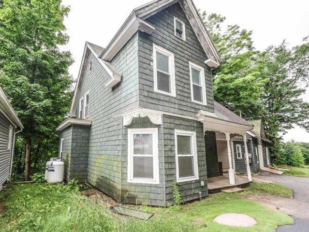 house with 4 bedroom, Hooksett NH ES105093647