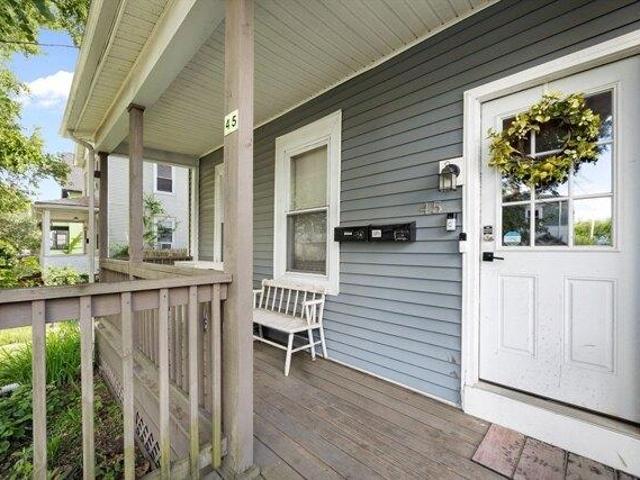 house with 4 bedroom, Holyoke MA DLS102922885