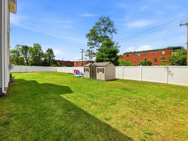 house with 4 bedroom, Holyoke MA ES104329232
