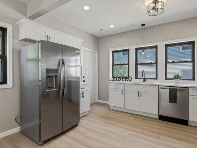 house with 4 bedroom, Holyoke MA ES104809417