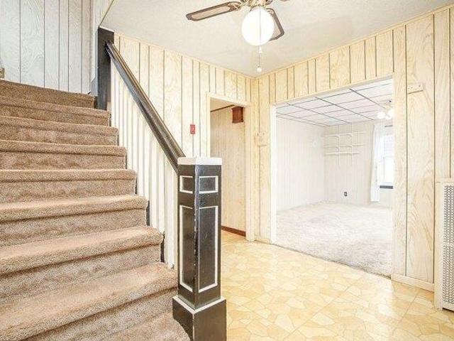house with 4 bedroom, Holyoke MA ES104831409
