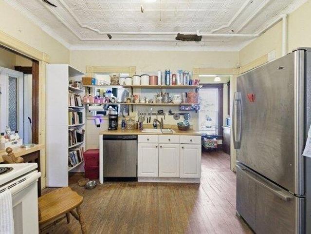 house with 4 bedroom, Holyoke MA ES104850451