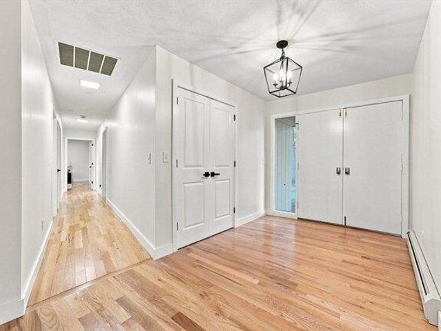 house with 4 bedroom, Holyoke MA ES104904543