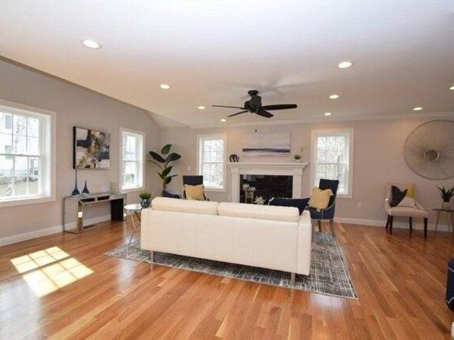 house with 4 bedroom, Holbrook MA ES102960201