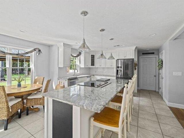 house with 4 bedroom, Holbrook MA ES105203401