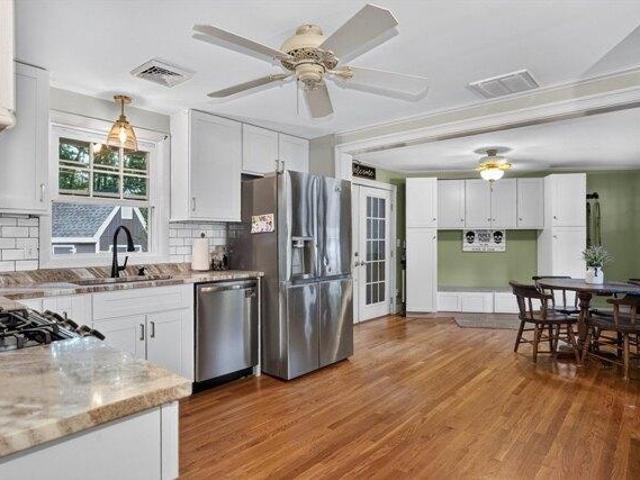 house with 4 bedroom, Holden MA ES104113729